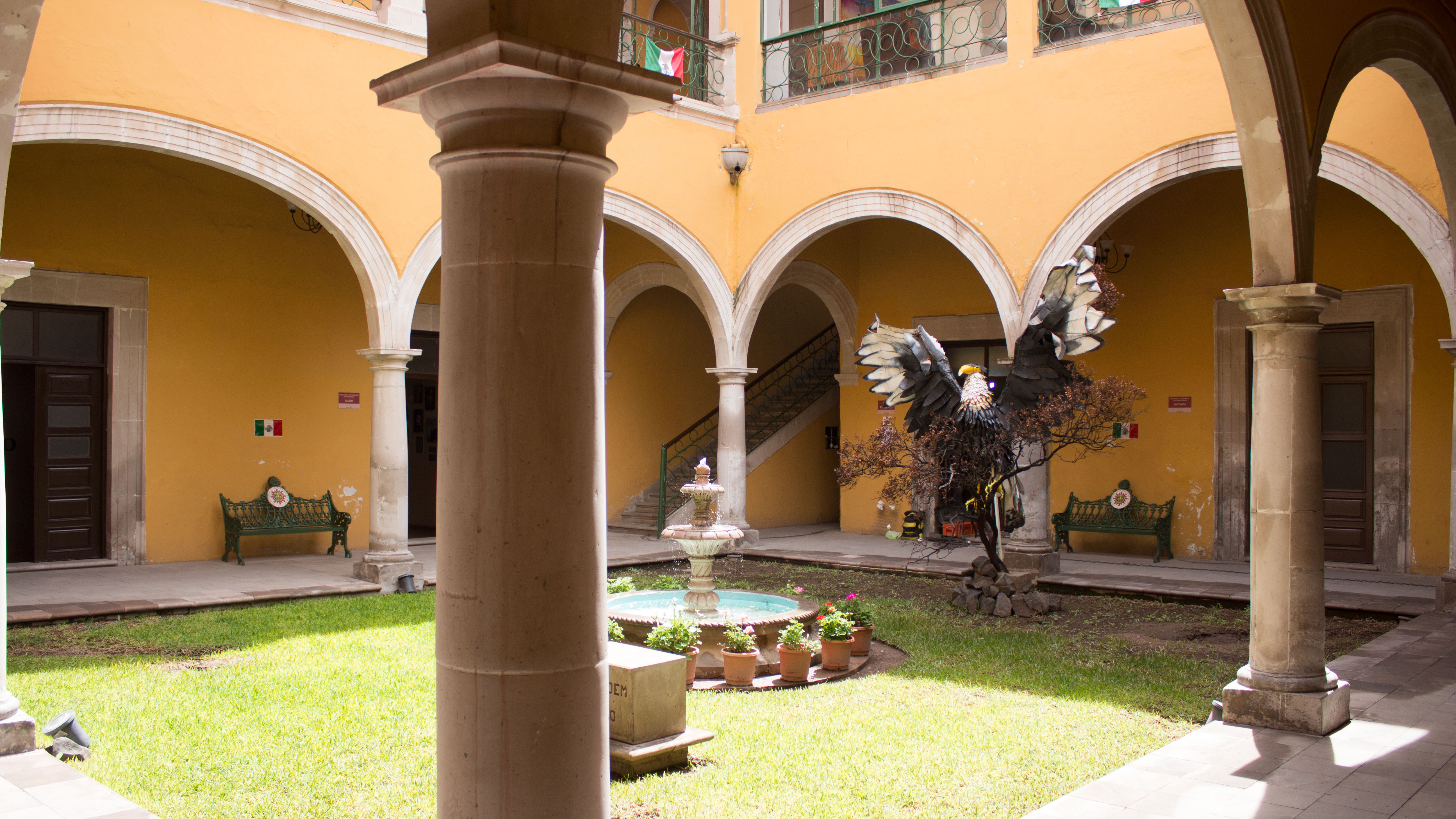 Museo de Historia y Arte Contemporáneo El Palacio de los Gurza : Museos ...